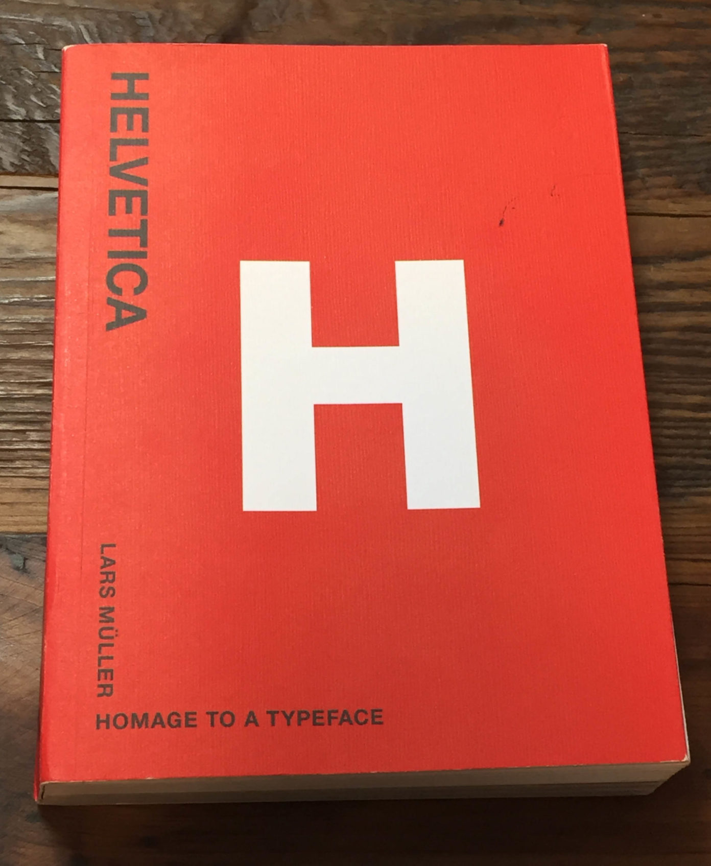 デザイナー必携のHな本!? 「Helvetica: Homage to a Typeface」レビュー - CreativeIdeaNote
